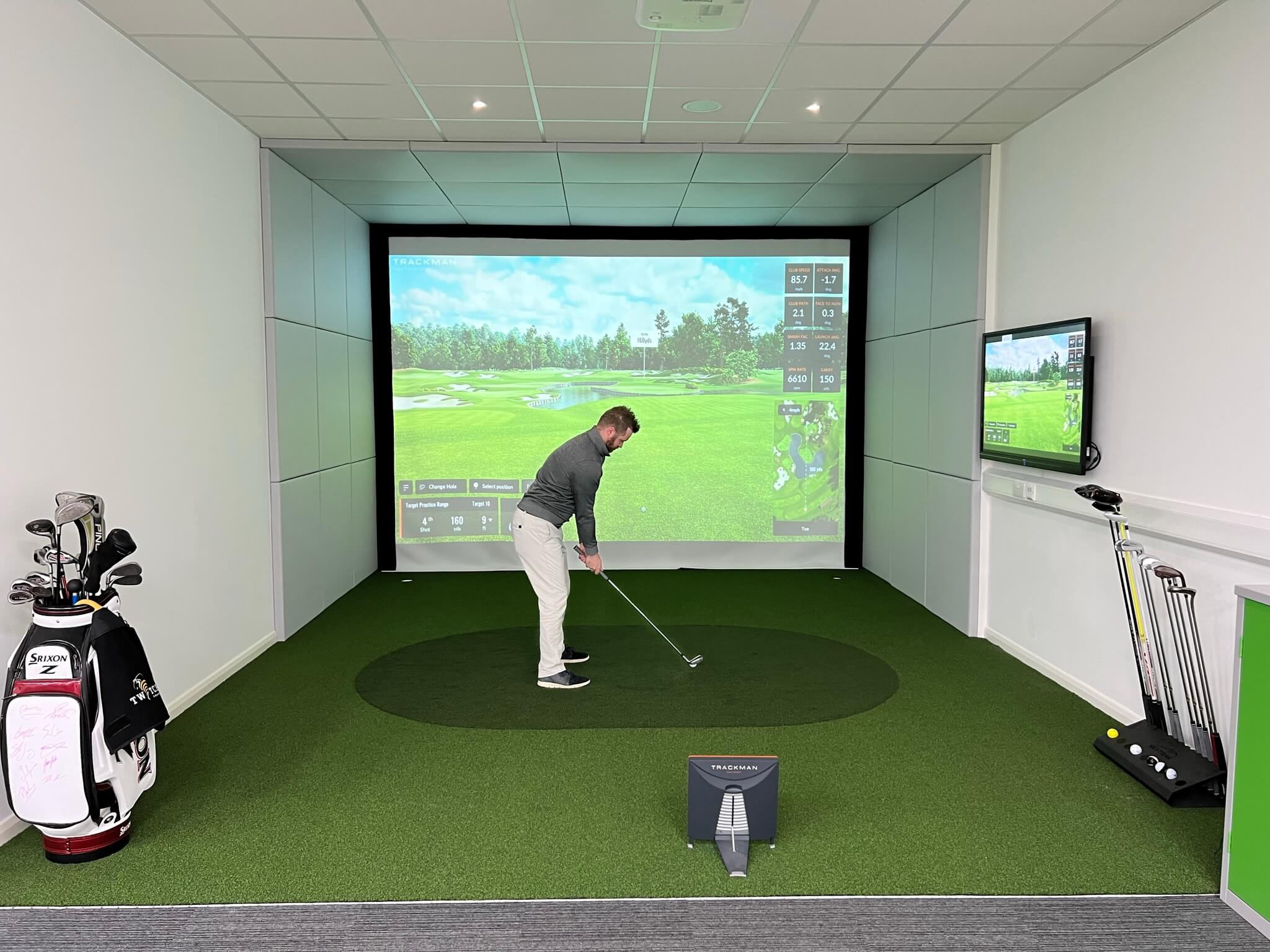 Golf simulator vs driving range | Golf Swing Systems