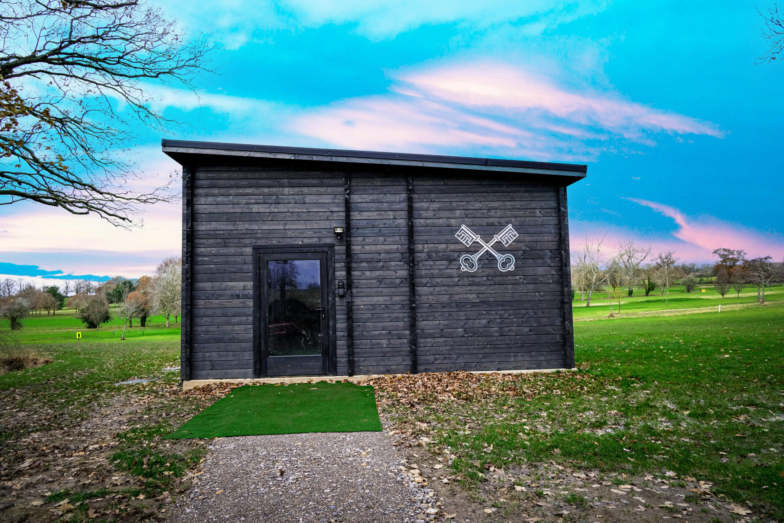 Build a perfect golf garden cabin for under £55k | Golf Swing Systems
